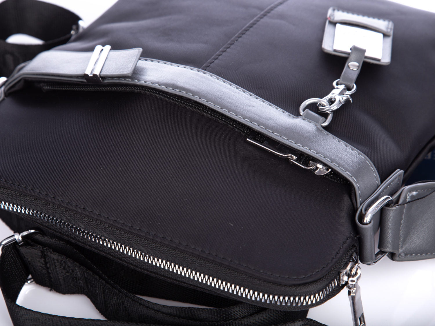 Coveri World elegancka listonoszka męska na ramię czarna | Ładne Torby.pl